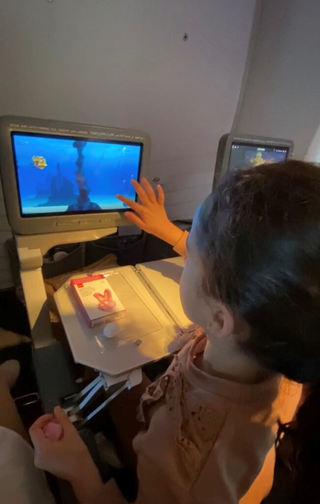 10 tips: Hoe overleef je een lange vlucht met kinderen? – The Traveling ... 10 tips: Hoe overleef je een lange vlucht met kinderen? – The Traveling ...